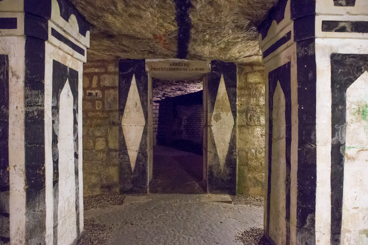 The Catacombs of Paris: an enormous labyrinth under the City of Light ...