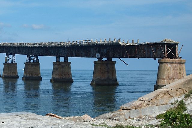 The old iconic Bahia Honda Rail Bridge in Florida - now abandoned ...