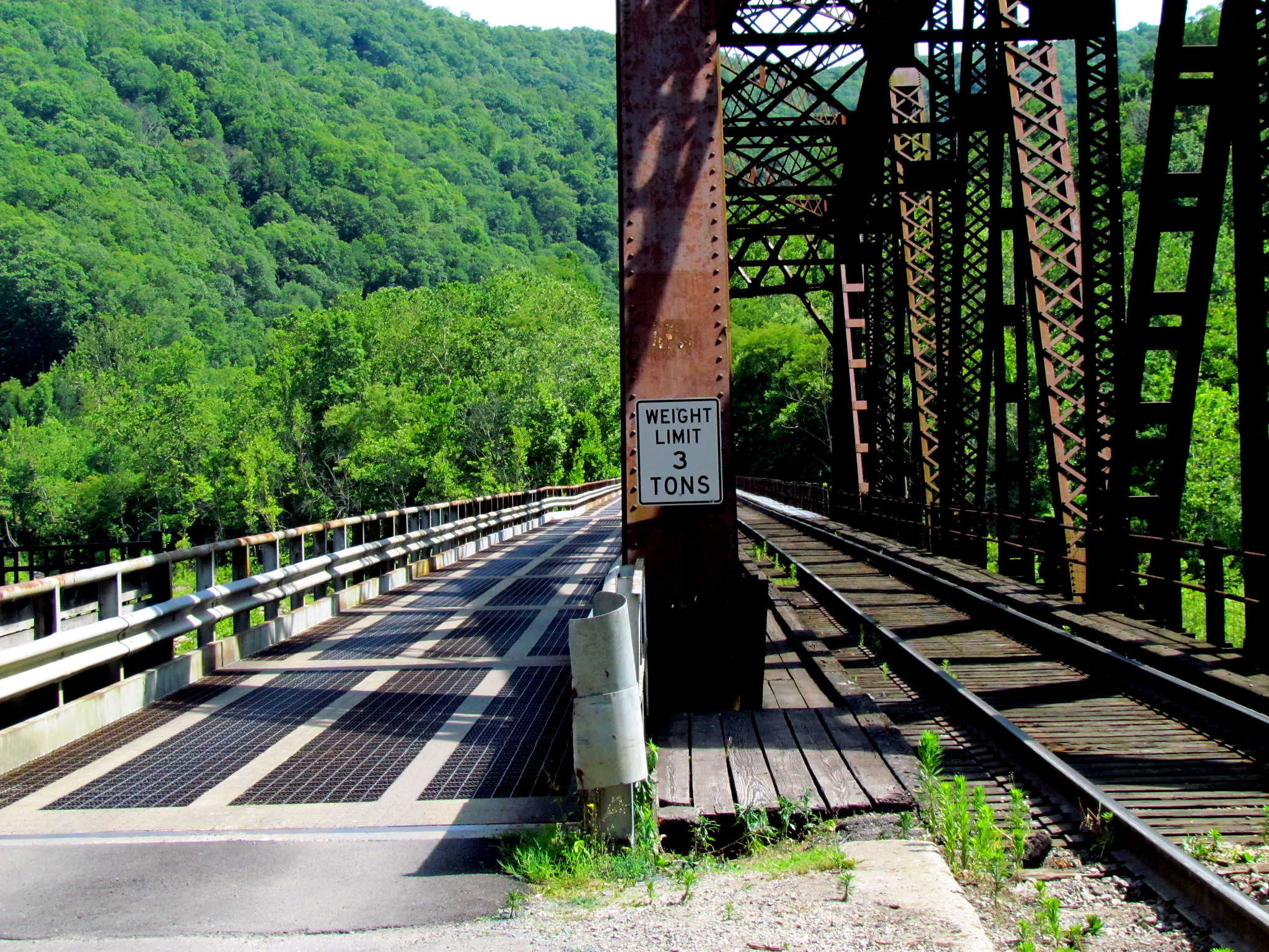 The Story Behind This West Virginia Ghost Town - Abandoned Spaces