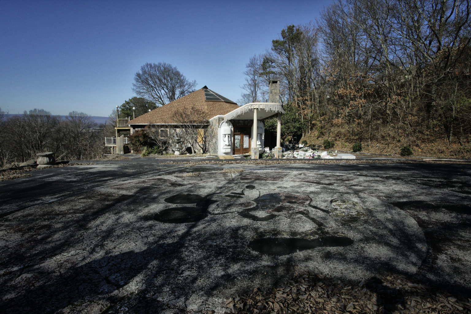 The Tiki Palace in Tennessee - Abandoned Spaces