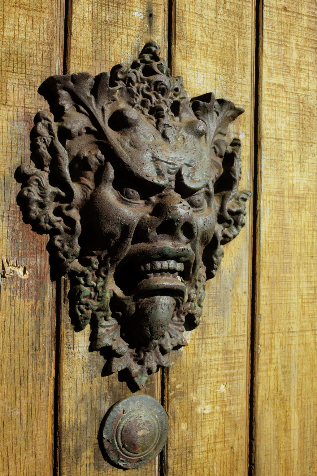The Tiki Palace in Tennessee - Abandoned Spaces