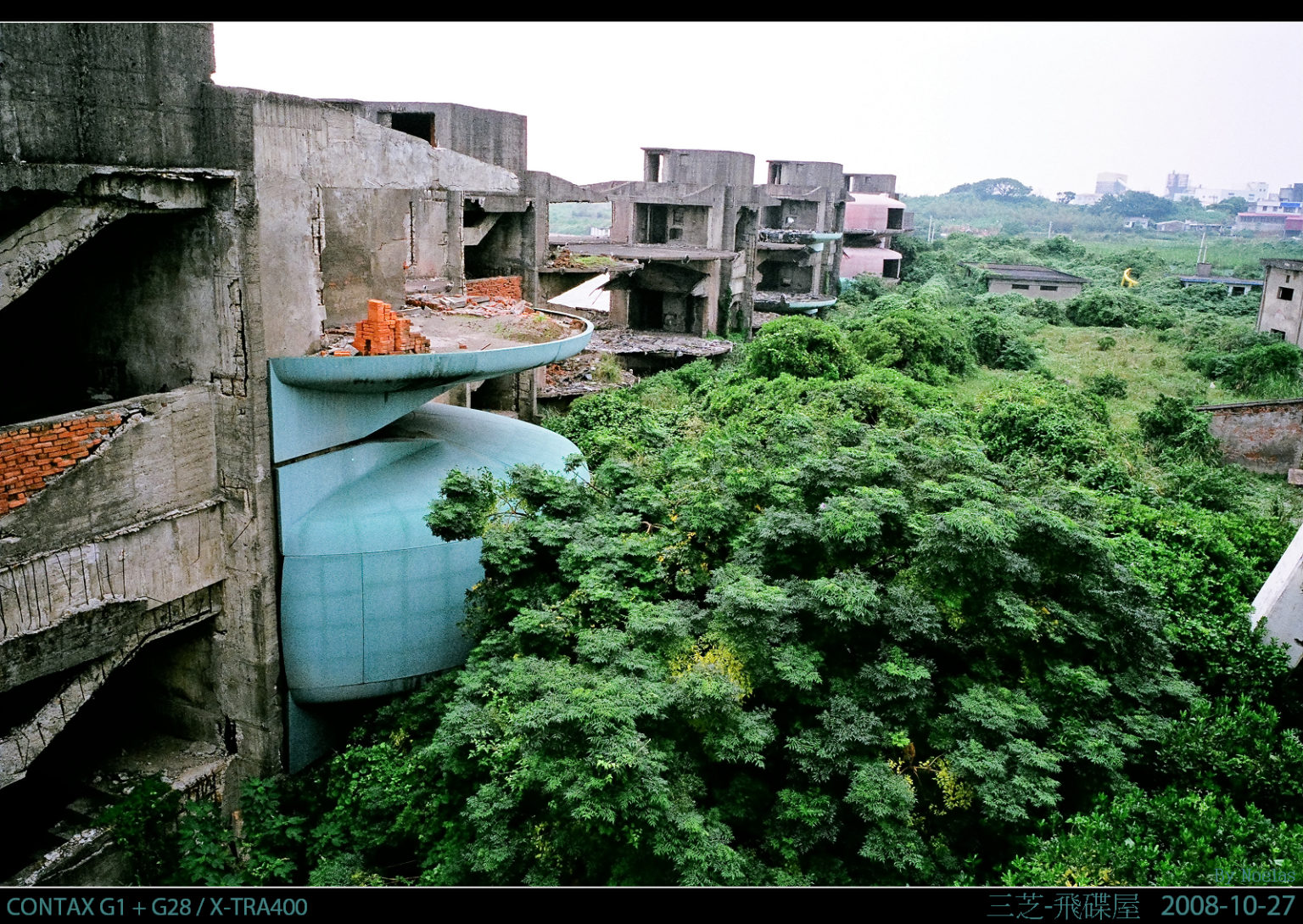The UFO Buildings of Sanzhi Pod City In Taiwan Created A Futuristic ...