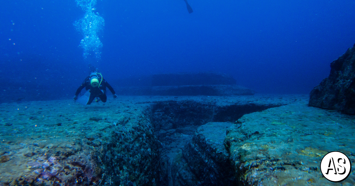 The Yonaguni Monument Is Considered Japan's 'Atlantis' - Abandoned Spaces