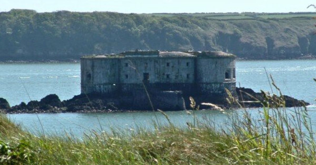 Stack Rock Fort: The Abandoned Island Fort off the Welsh Coast ...