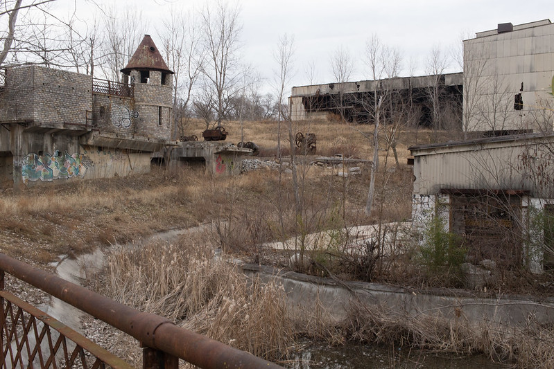 30 Abandoned Places Across the United States That Send Shivers Down Our ...